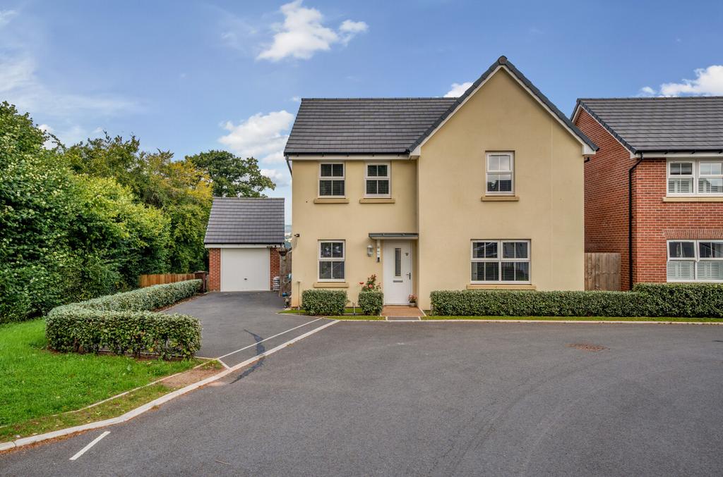 Canberra Crescent, Tiverton, Devon, EX16 4 bed detached house for sale ...