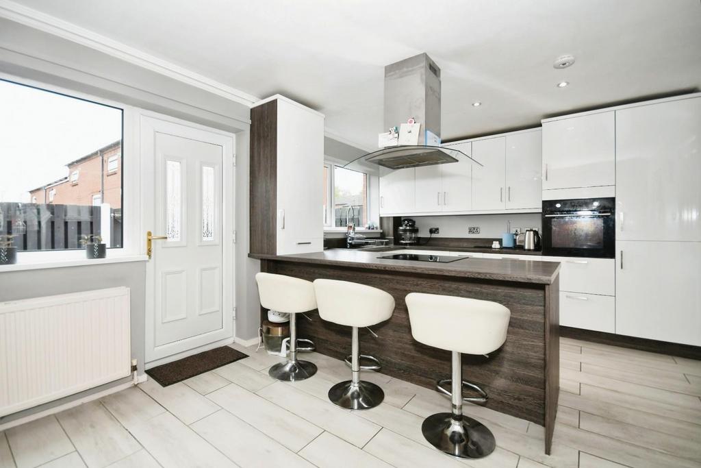 Springvale Walk, Sheffield 3 bed end of terrace house - £210,000