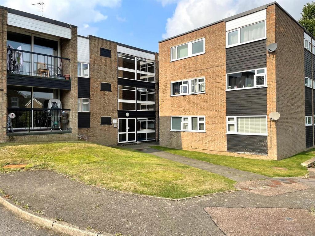Apton Road, Bishop's Stortford CM23 2 bed apartment for sale - £219,995