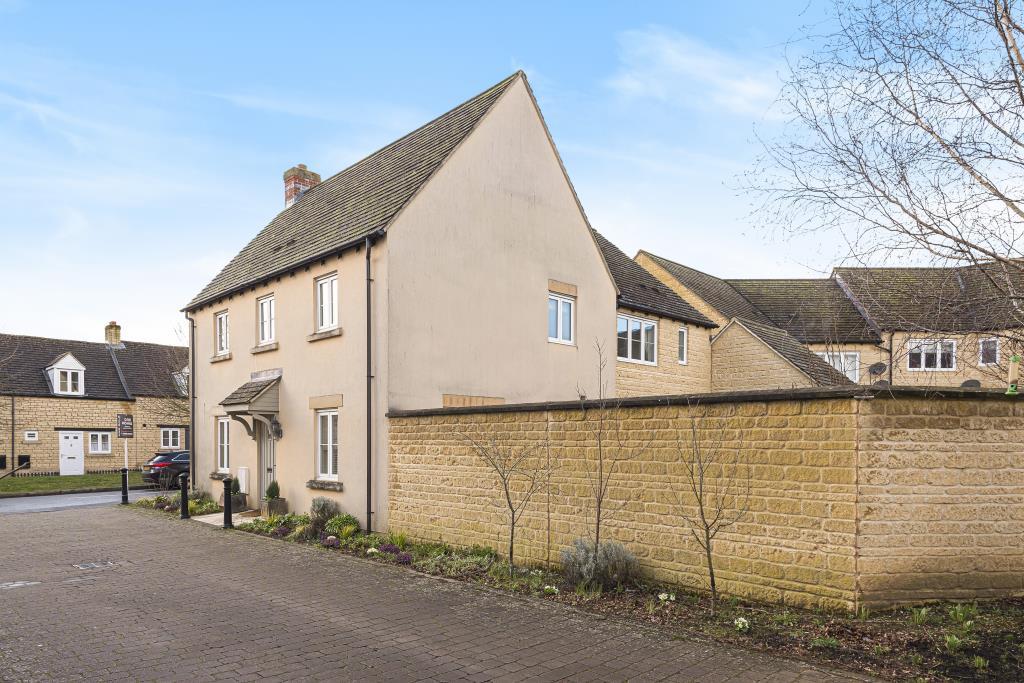 Bluebell Way, Carterton, Oxon, OX18 1AP 3 bed semi-detached house - £ ...