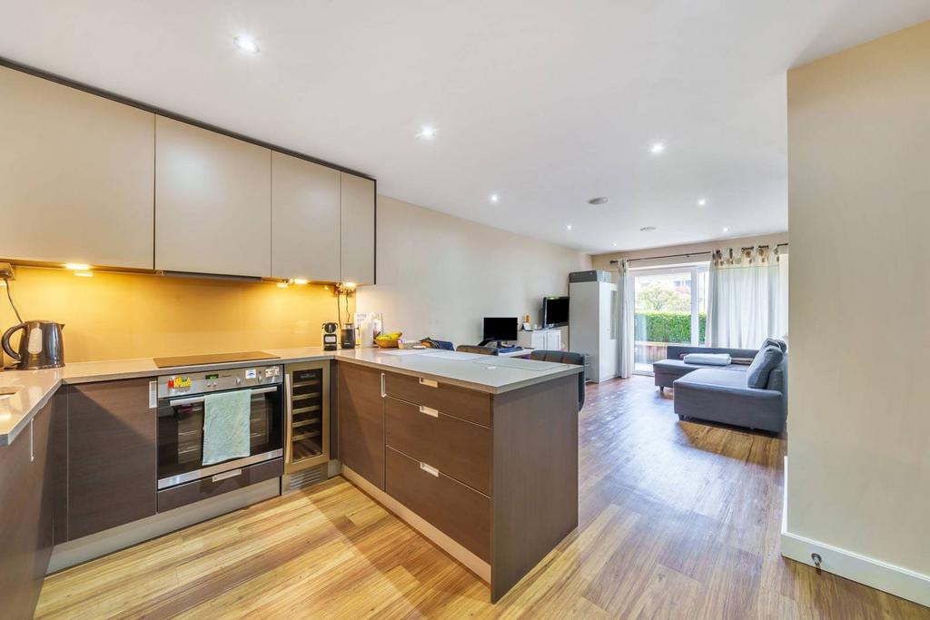 Cavendish House, Colindale, London, NW9 1 bed flat - £1,700 pcm (£392 pw)