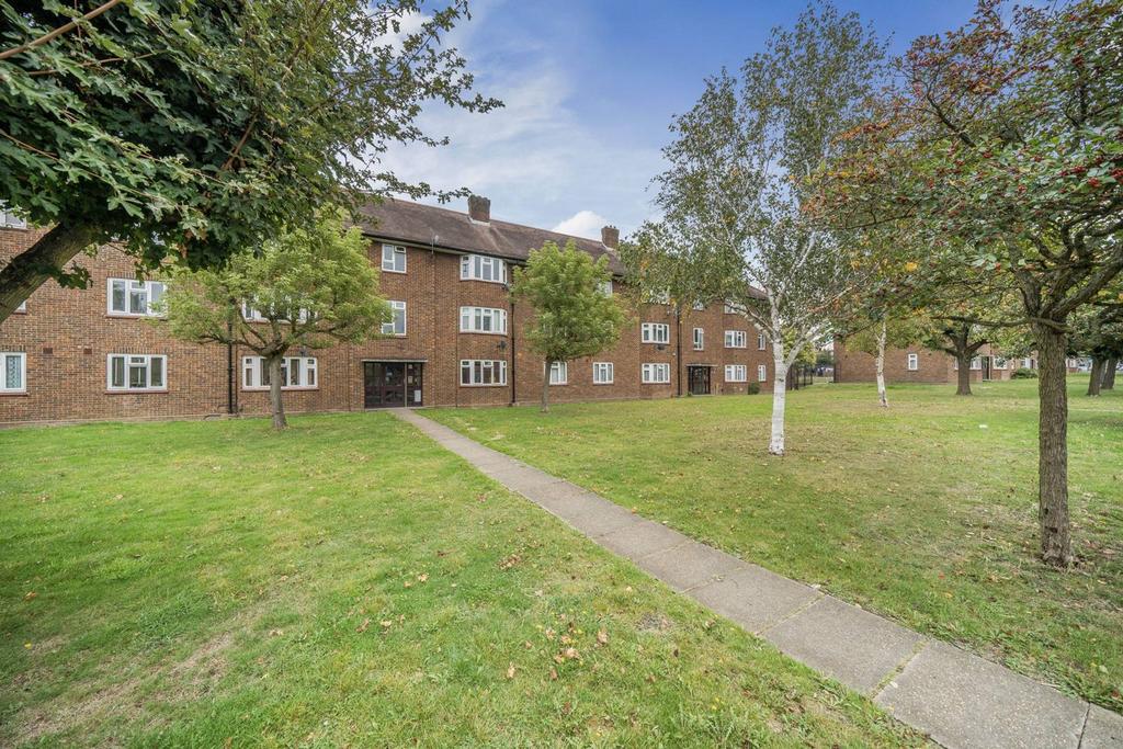 Grand Drive, Wimbledon, London, SW20 2 bed flat - £300,000