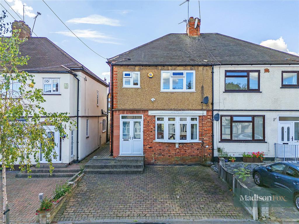 Cardinal Drive, Greater London IG6 3 bed semi-detached house - £500,000