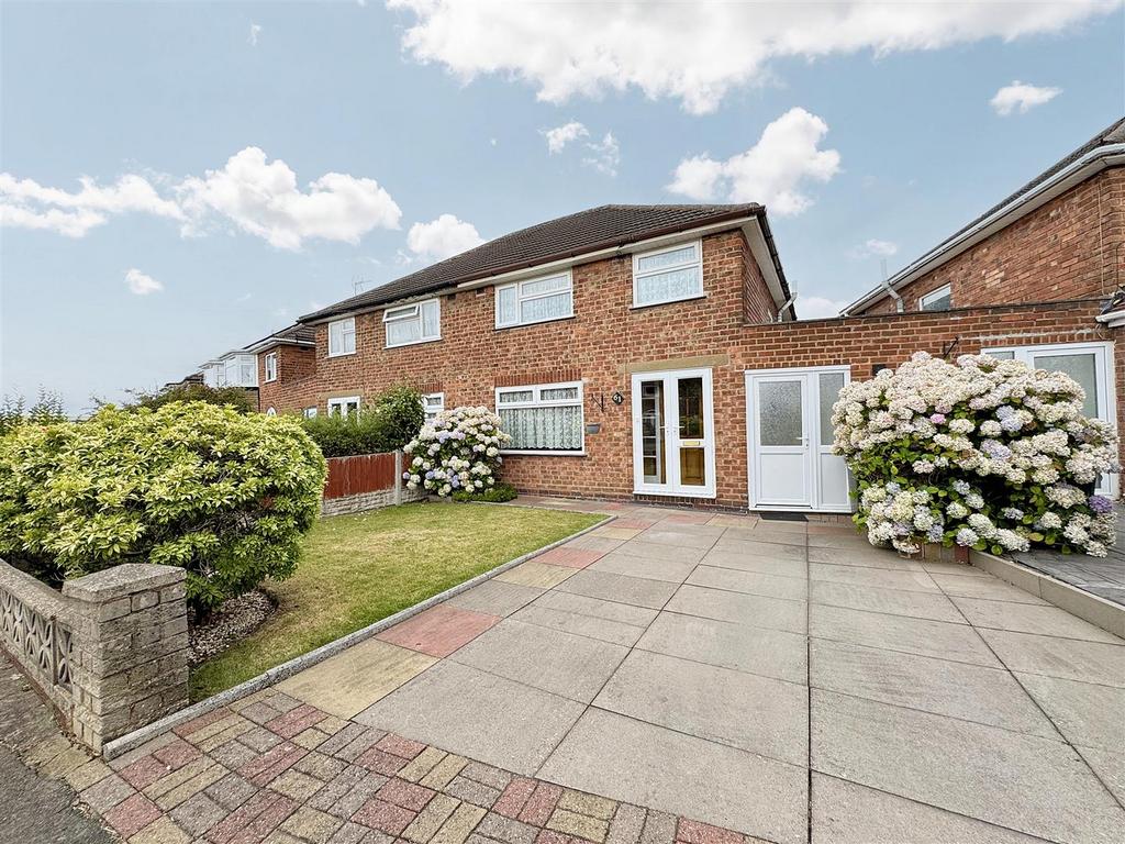 Shenstone Road, Great Barr, Birmingham 3 bed semi-detached house - £250,000
