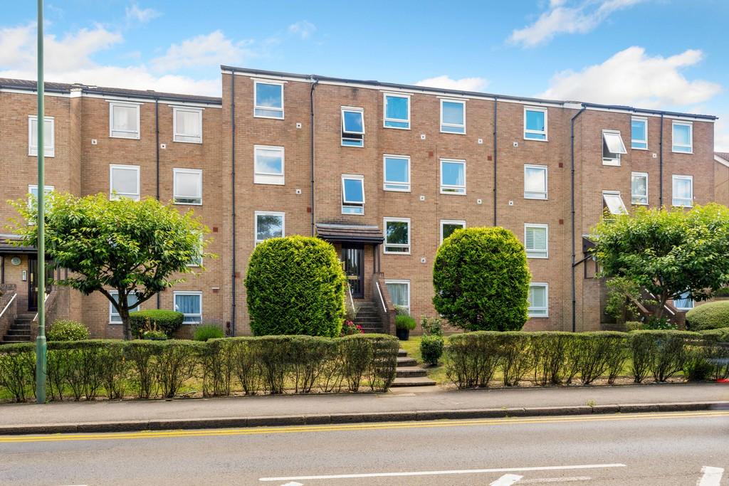 Woodcote Road, Wallington 1 bed apartment - £230,000