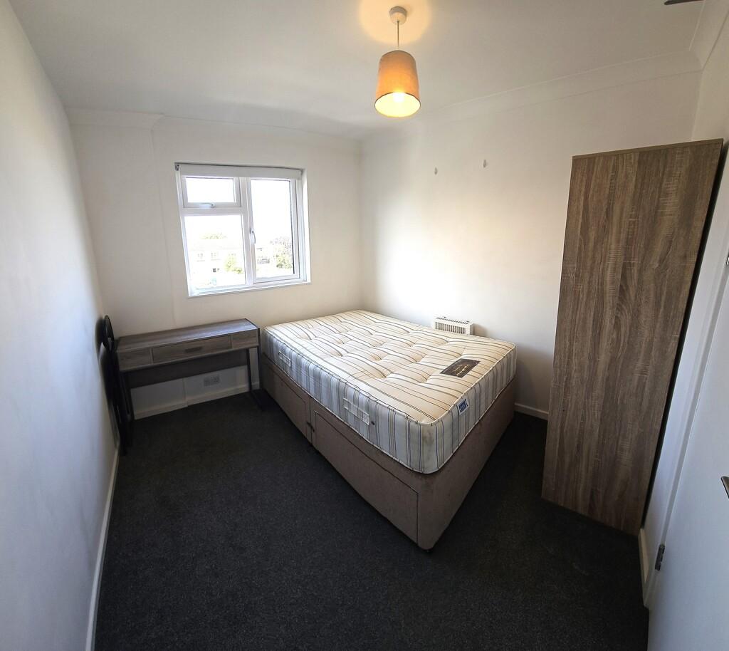 Tasman Close, Stanford-le- hope SS17 1 bed in a house share to rent - £ ...