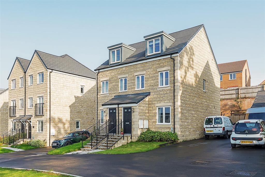 Sumbler Drive, Calne 3 bed semi-detached house - £289,500