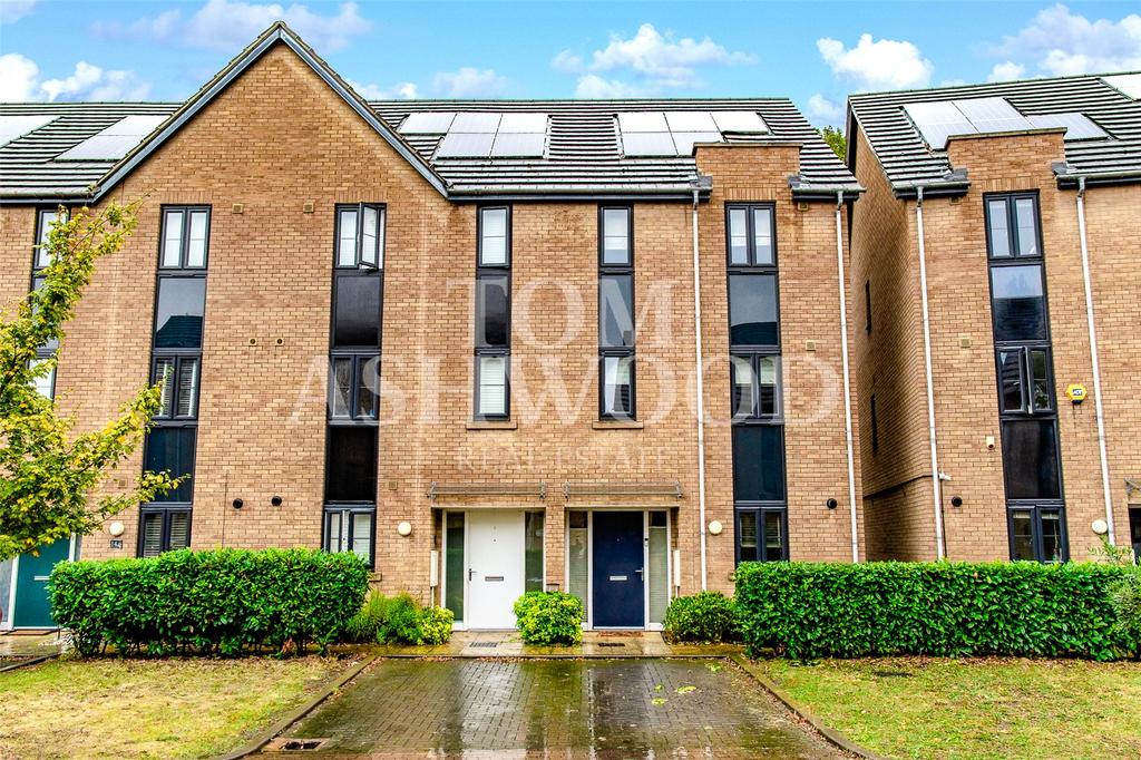 Stephen Jewers Gardens, Upney... 4 bed end of terrace house - £550,000