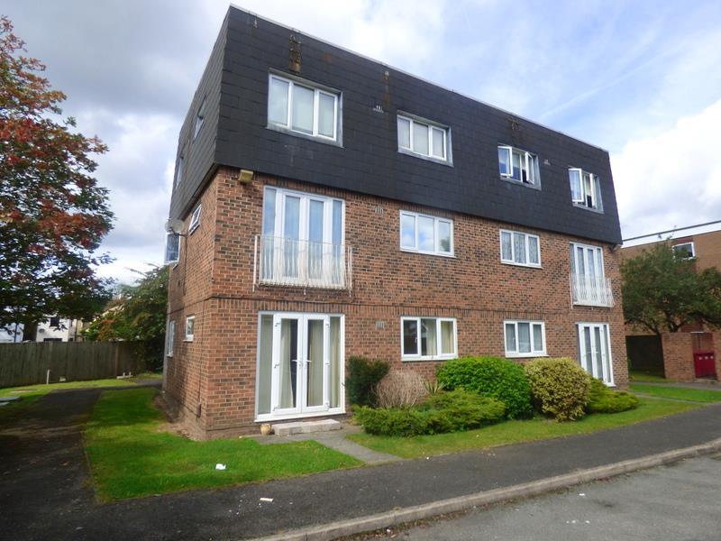 Skerries Court, Langley, Berkshire 1 bed apartment - £1,200 pcm (£277 pw)