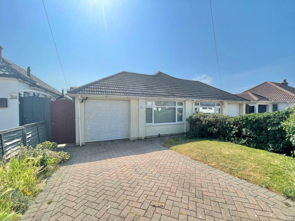 Capel Avenue, Peacehaven, BN10 8NB 2 bed semi-detached bungalow - £350,000