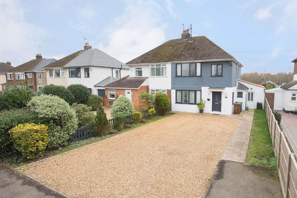 Corby Road, Corby NN17 3 bed semi-detached house for sale - £300,000