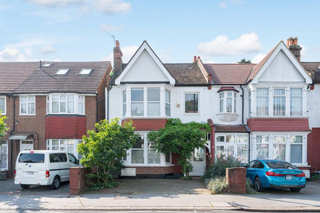 Norbury Crescent, Norbury, London, SW16 5 bed end of terrace house - £ ...