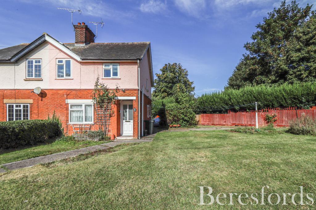 Church End Villas, Dunmow, CM6 3 bed semi-detached house - £390,000