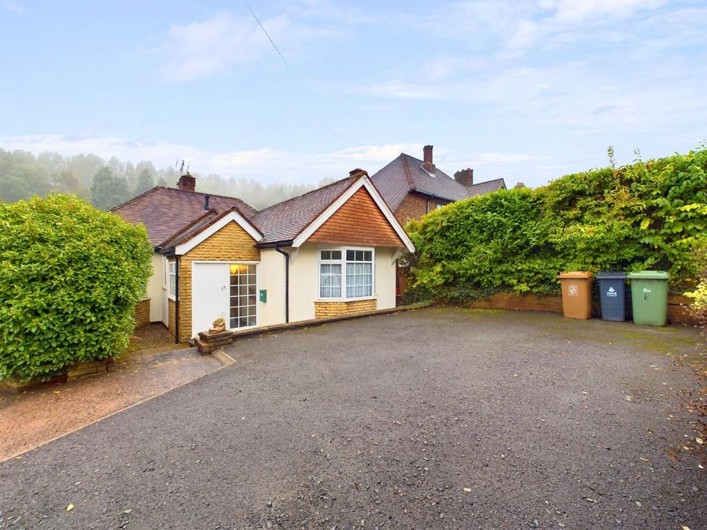 Lichfield Road, Walsall WS9 2 bed detached bungalow - £200,000