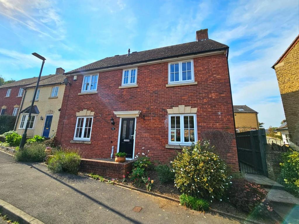 Downham View, Dursley 4 bed semi-detached house - £450,000