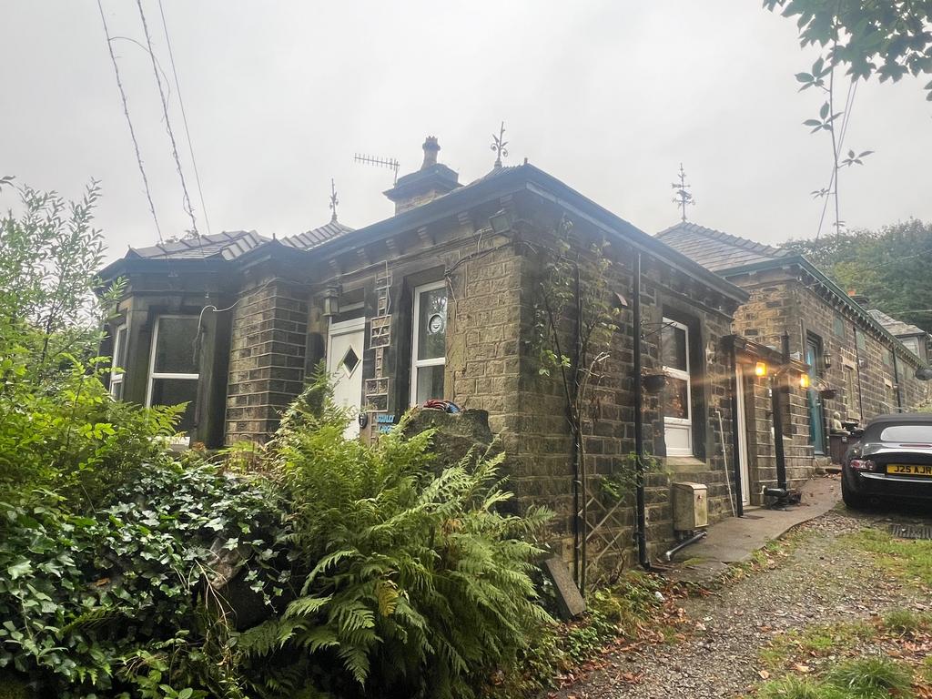 Manchester Road, Marsden HD7 2 bed link detached house - £725 pcm (£167 pw)