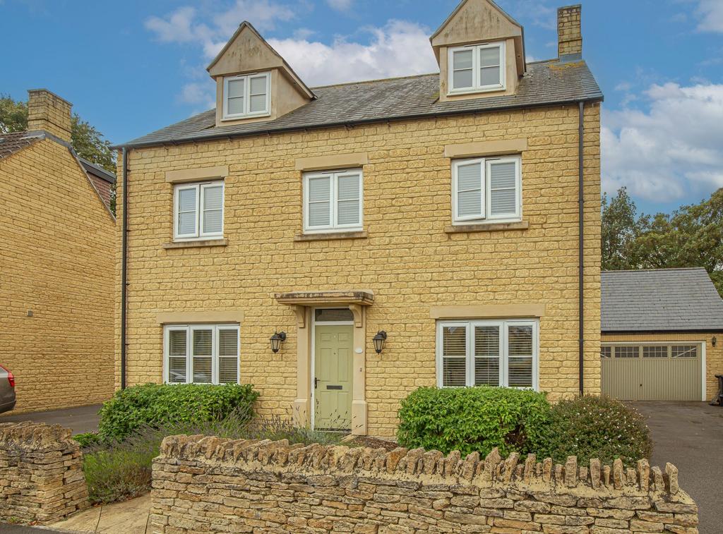 Britains Close, Sutton Benger, SN15 5 bed detached house - £1,950 pcm ...