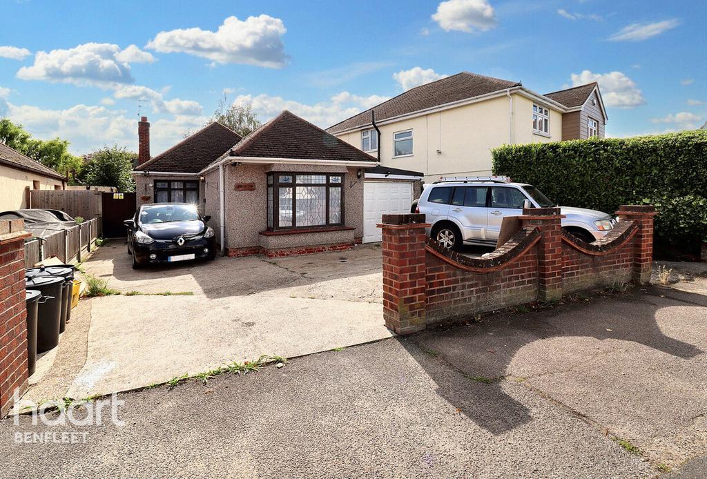 Church Road, Benfleet 2 bed detached bungalow - £350,000