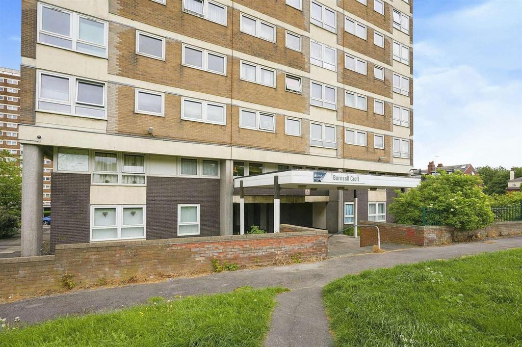 Burnsall Croft, LEEDS LS12 2 bed flat - £775 pcm (£179 pw)
