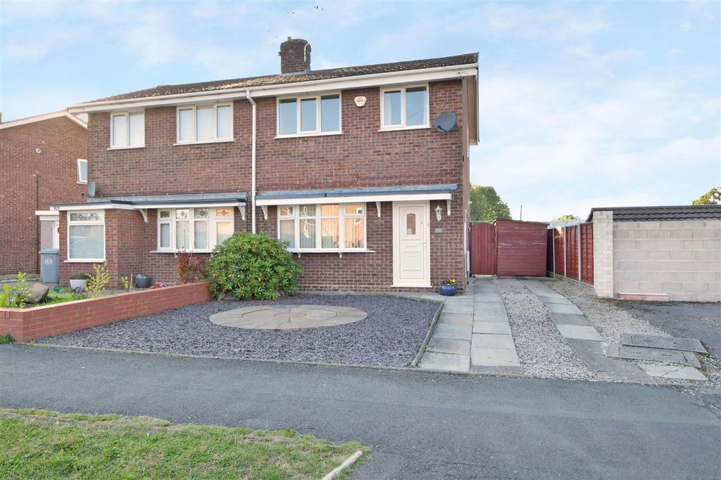 Primrose Avenue, Haslington, Crewe 3 bed house for sale - £210,000