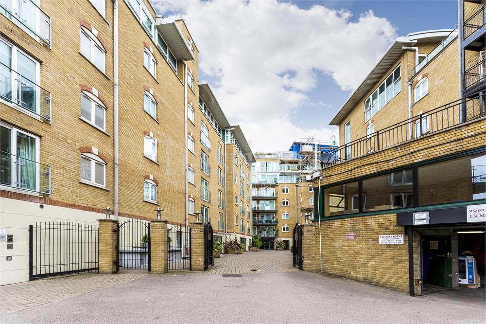 Pacific Wharf, 165 Rotherhithe... 2 bed apartment - £2,557 pcm (£590 pw)