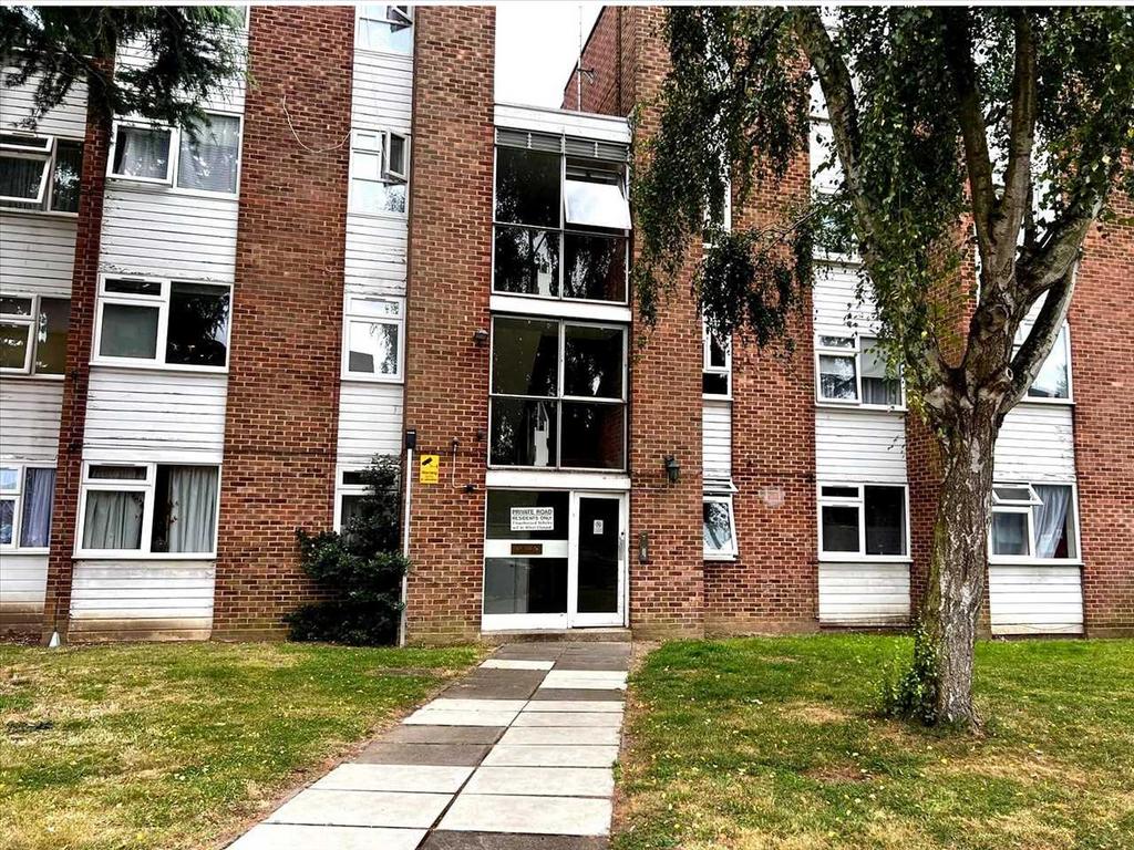 Gatewick Close, Slough 2 bed apartment - £200,000