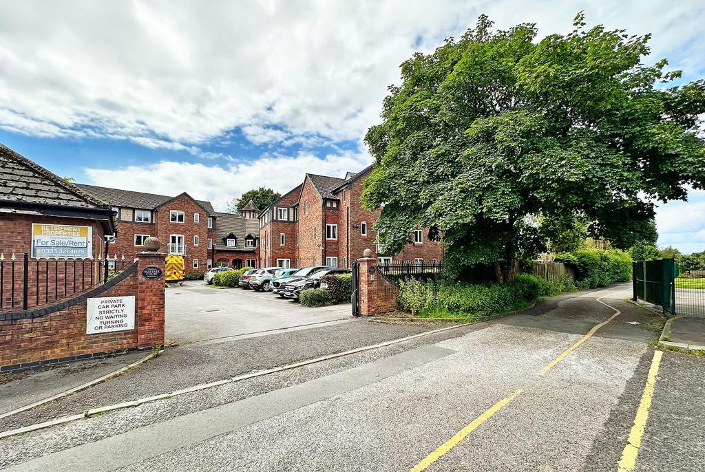 Park Road, Timperley 2 bed retirement property - £180,000