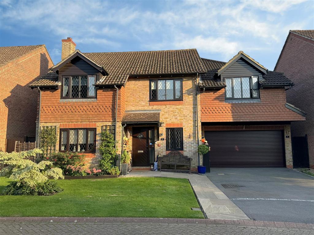 Godalming 5 bed detached house for sale - £1,000,000