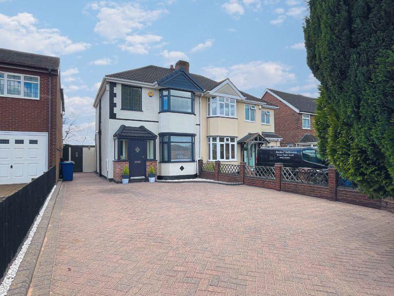 Highfields Road, Burntwood, WS7 4QU 3 bed semi-detached house - £320,000