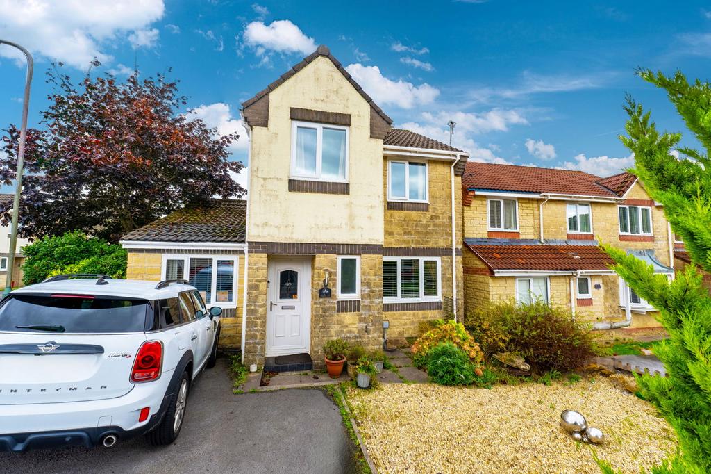 Herons Way, Caerphilly, CF83 1SW 3 bed detached house - £350,000