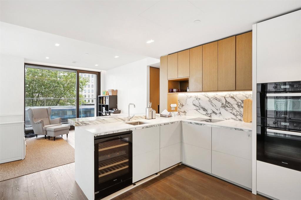 Casson Square, London, Waterloo, SE1 1 bed apartment - £4,008 pcm (£925 pw)