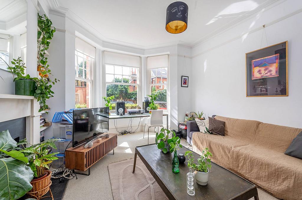 Sutton Court, Chiswick, London, W4 1 bed flat - £3,250 pcm (£750 pw)