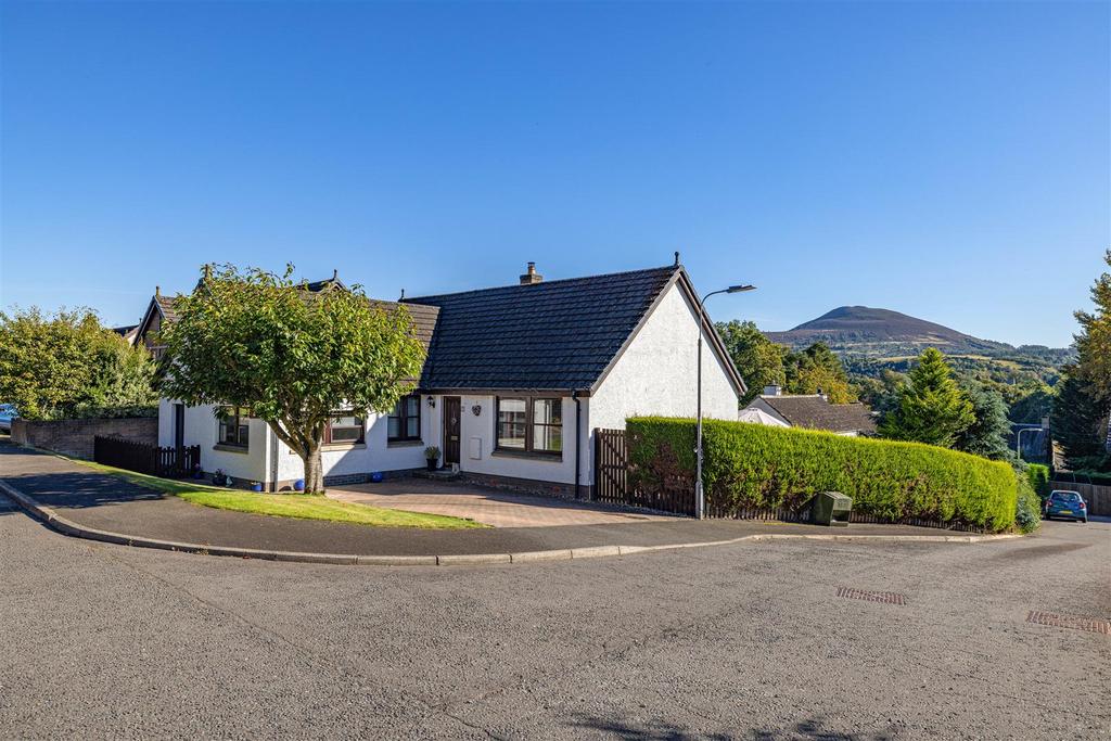 7 Montgomerie Terrace, Gattonside... 4 bed detached bungalow - £395,000