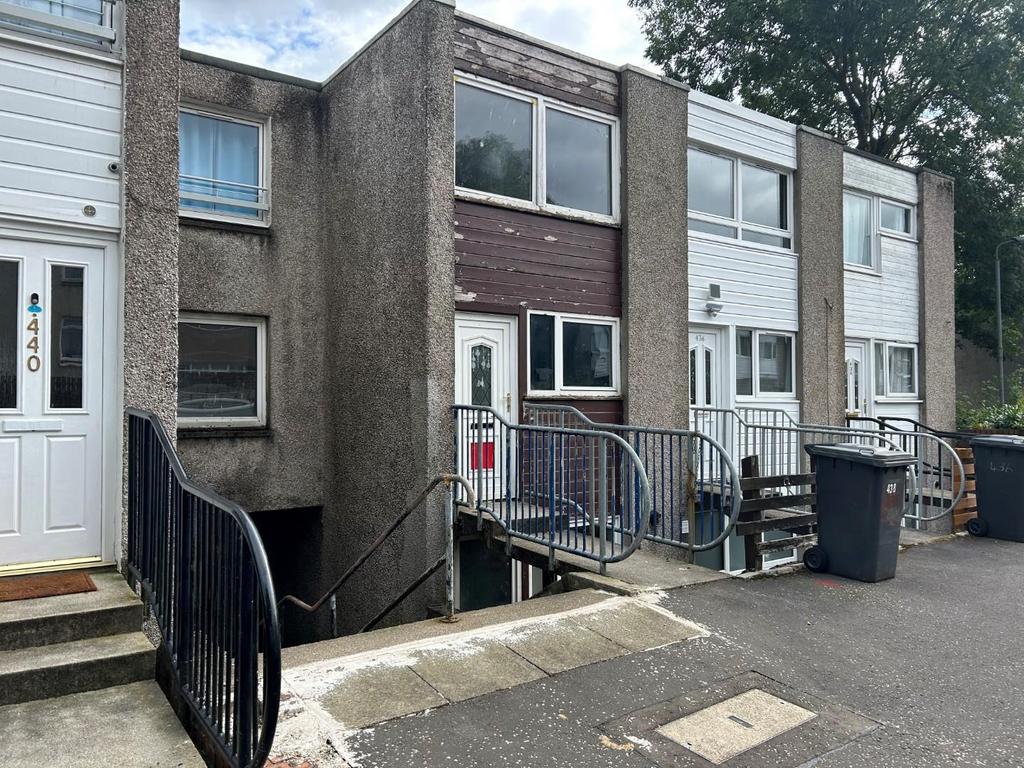 Millcroft Road, Cumbernauld, Glasgow 4 bed end of terrace house - £47,500