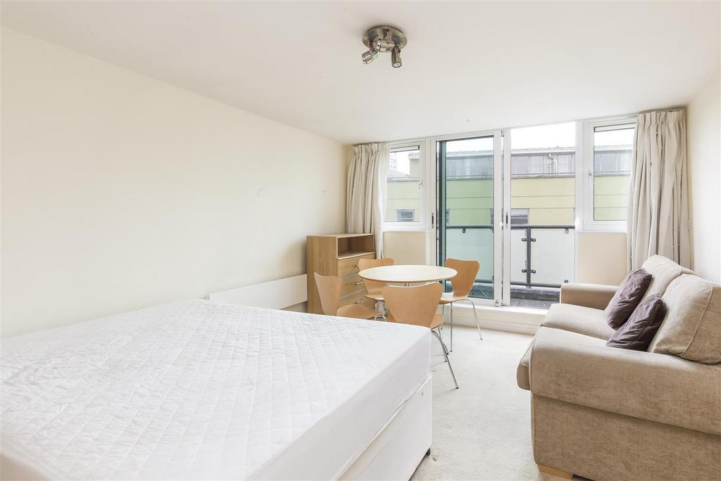 Farm Close, Fulham, SW6 Studio - £1,499 pcm (£346 pw)