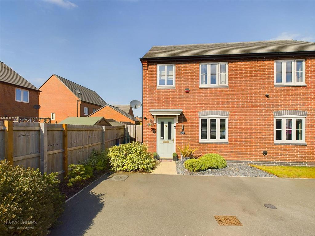 Fallow Way, Mansfield NG18 3 bed semi-detached house - £210,000
