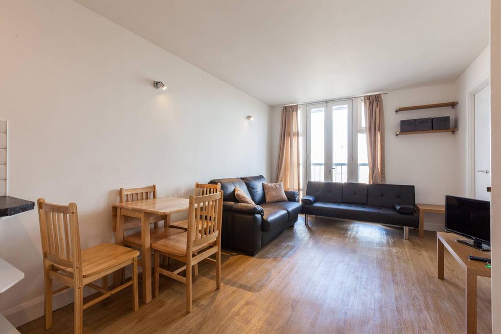 Fairfield Road, Bow, London, E3 1 bed flat - £1,595 pcm (£368 pw)