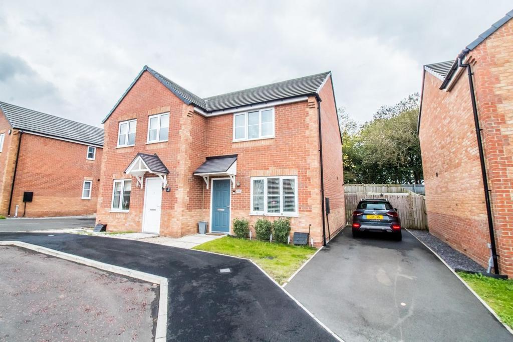 Cuthbert Park, Birtley, Chester Le... 2 bed semi-detached house - £145,000