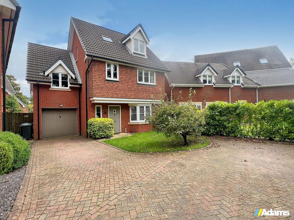 St. Aidans Drive, Widnes 5 bed detached house - £425,000