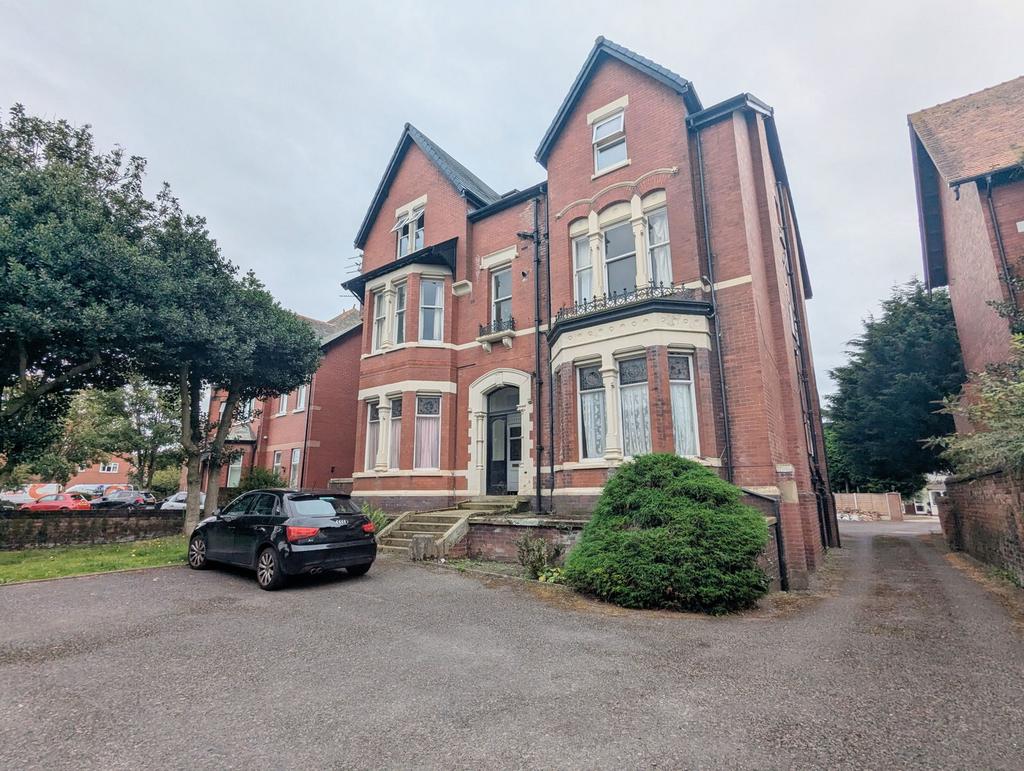 Scarisbrick New Road, Southport... 1 bed flat - £650 pcm (£150 pw)