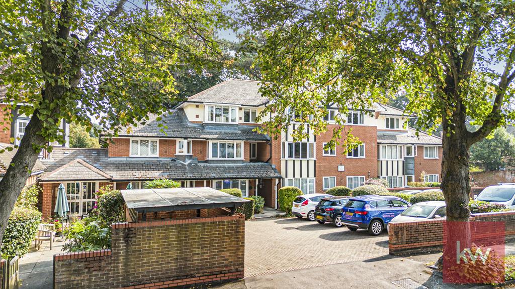Sheringham Court, Maidenhead, SL6 1 bed flat for sale - £105,000