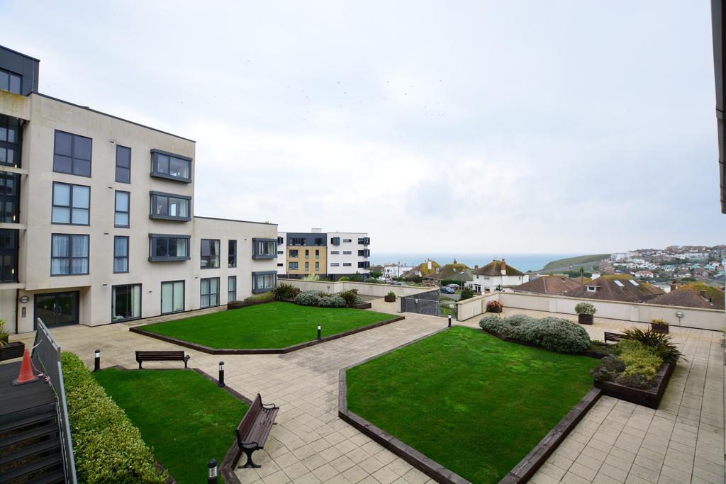 Suez Way, Saltdean, BN2 2 bed flat - £1,375 pcm (£317 pw)