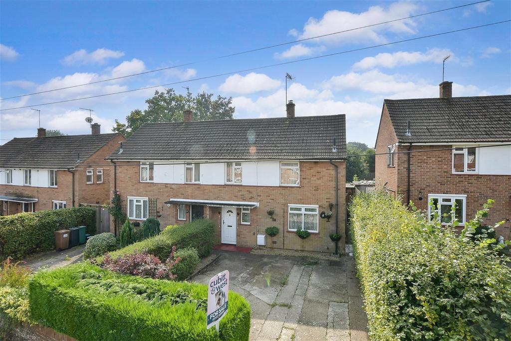 Potters Way, Reigate, Surrey 3 bed semi-detached house - £425,000
