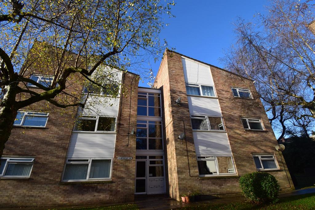 Woodside Court, Cardiff 2 bed ground floor flat - £950 pcm (£219 pw)