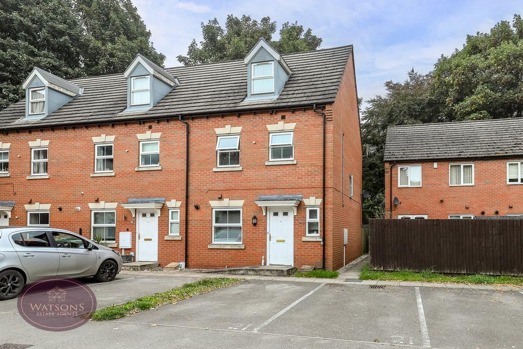 Woodland Close, Watnall, Nottingham... 4 bed townhouse - £190,000