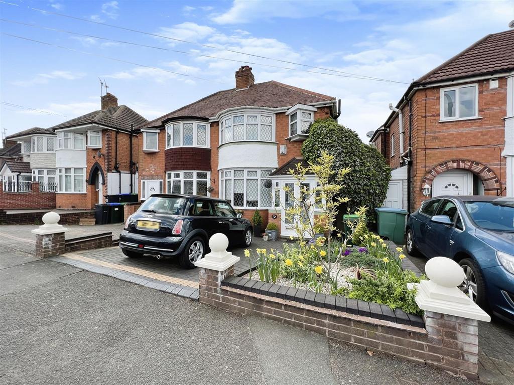 Hamstead Road, Great Barr, Birmingham 3 bed semi-detached house - £295,000