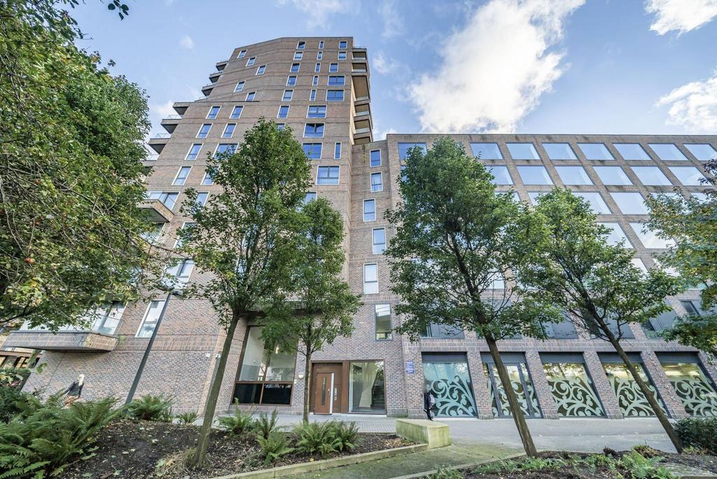 Connaught Heights, Docklands, London... 1 bed flat - £300,000
