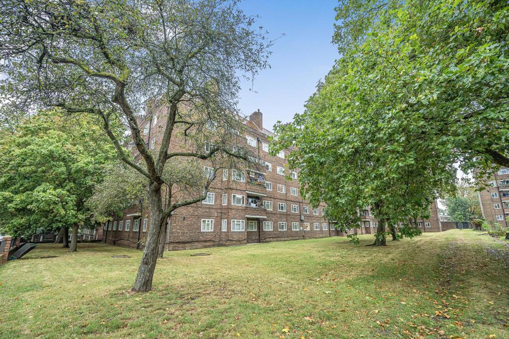 Peckham Rye, London 1 bed flat - £250,000