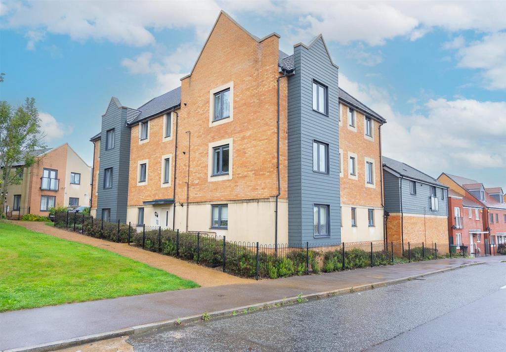 St. Cross Road, Basingstoke RG24 2 bed flat - £225,000