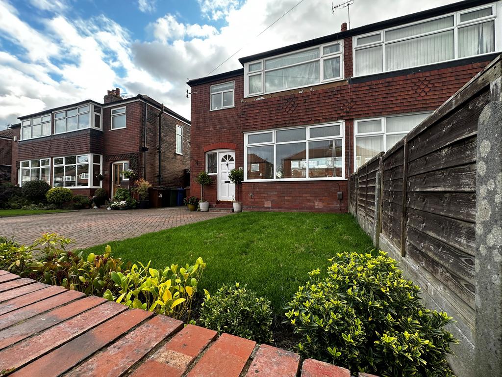 Berkeley Close Offerton, Offerton 3 bed semi-detached house for sale ...